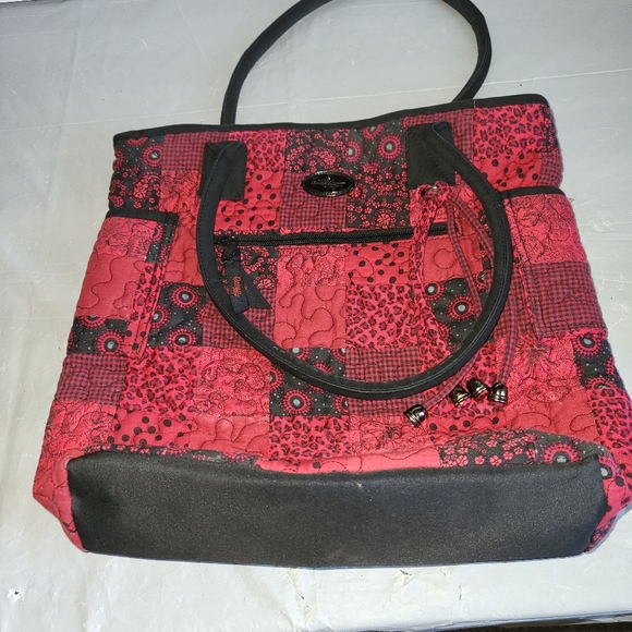 Donna Sharp | Bags | Donna Sharp Red And Black Quilted Purse | Poshmark